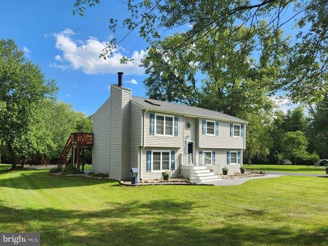 4327 S Starcrest Dr, Warrenton, VA 20187
