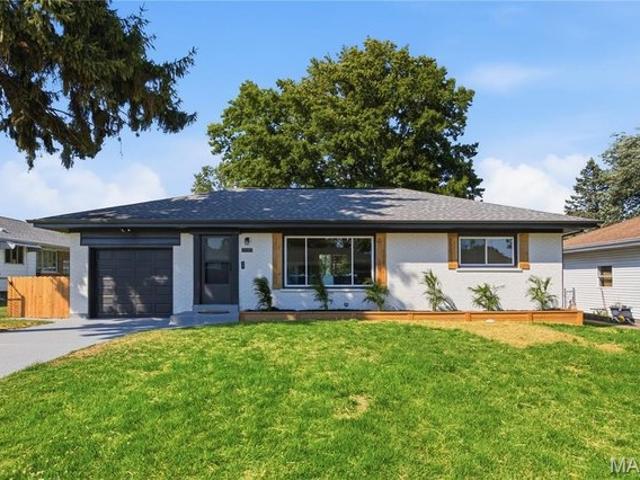 4327 Sinnwell Dr, Saint Louis, MO 63123
