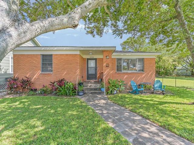 4328 Avenue S 1/2, Galveston, TX 77550