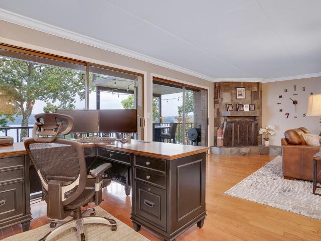 4328 Lakeshore Lane