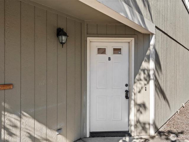 4328 S Lawrence St, Unit A & B, Tacoma, WA 98409 | MLS #2425 | Compass