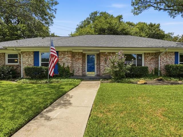 4328 Winding Way, Benbrook, TX 76126