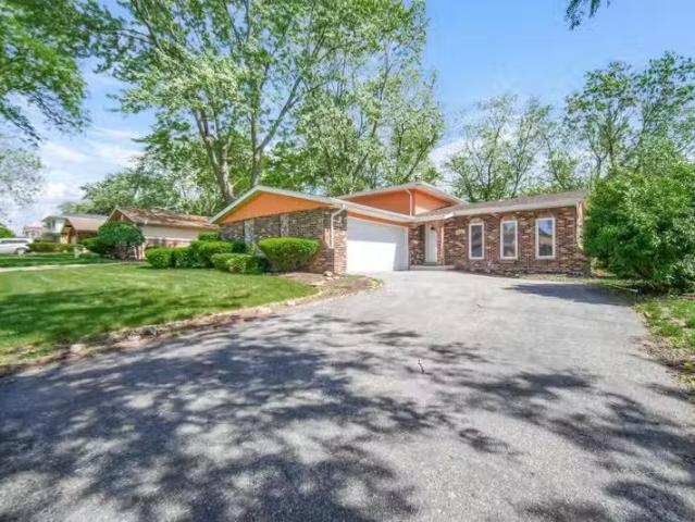 4329 APPLEWOOD LN, MATTESON, IL 60443 Single Family Residence.