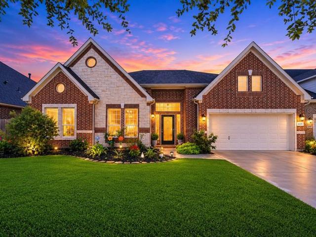 4329 S Meridian Greens Dr, Dickinson, TX 77539