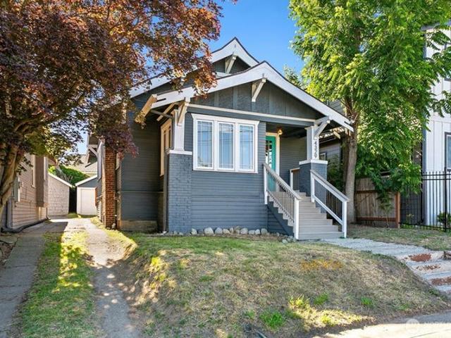 4329 5th Ave NE, Seattle, WA 98105