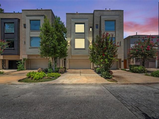 4320 Blossom St, Houston, TX 77007