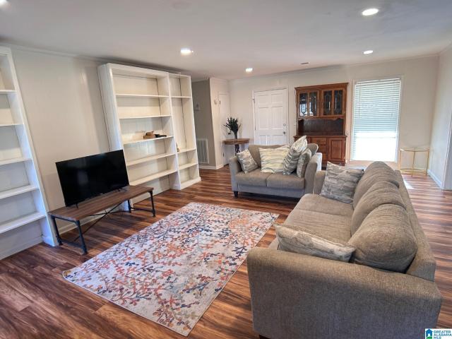 4320 Peach Grove