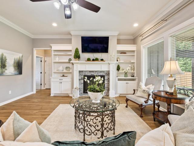 4320 Sloan Drive