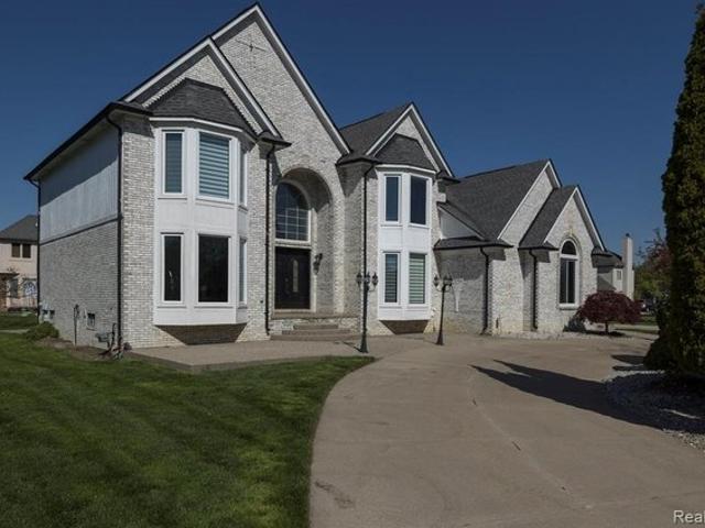 43211 Coralbean Ct, Sterling Heights, MI 48314