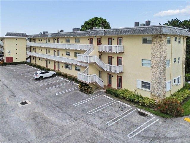 4321 NW 16th St Apt C202, Lauderhill, FL 33313