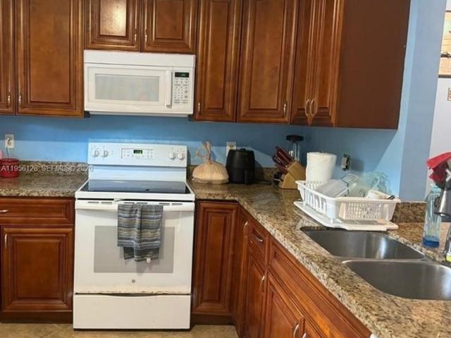 4321 NW 9th Ave Apt 104, Deerfield Beach, FL 33064