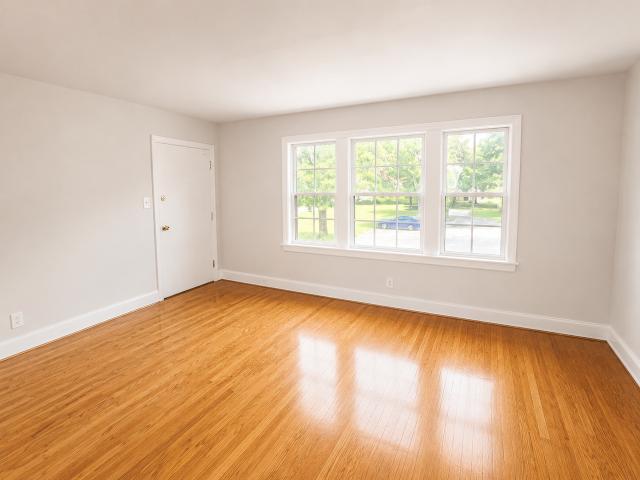 4321 4327 Southern Parkway 2 Bedroom Apartment for Rent at 4327 Southern Pkwy, Louisville, KY 40214 Wilder Park