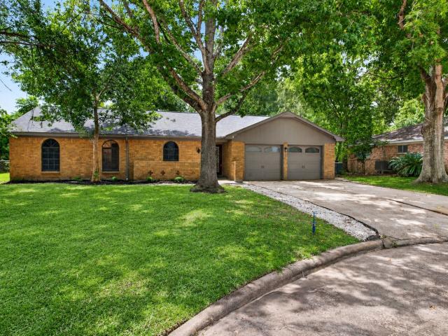 4323 Pine Shadows Street