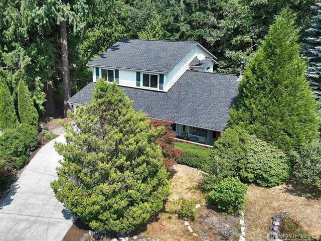 4323 Shadowood Dr, Clinton, WA 98236