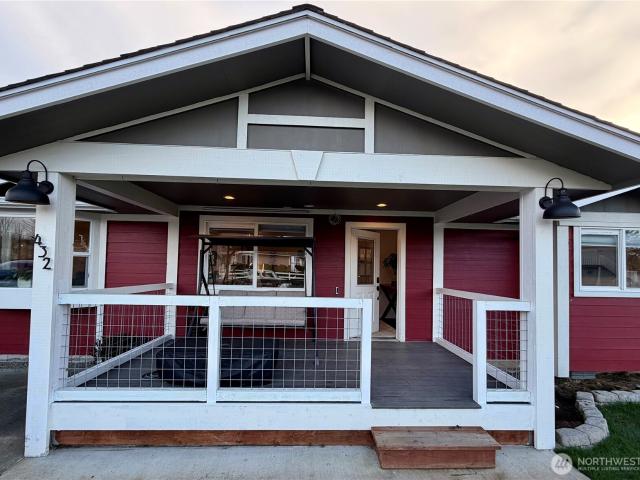 432 8th Street