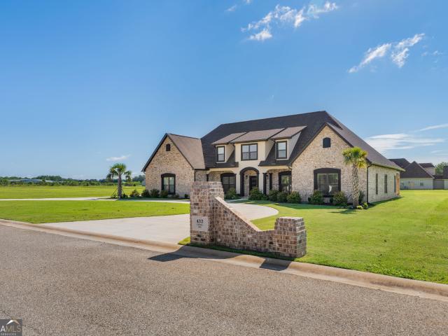 432 Cessna Way