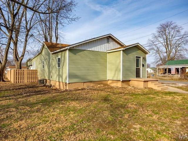 432 Anderson St, Carlinville, IL 62626