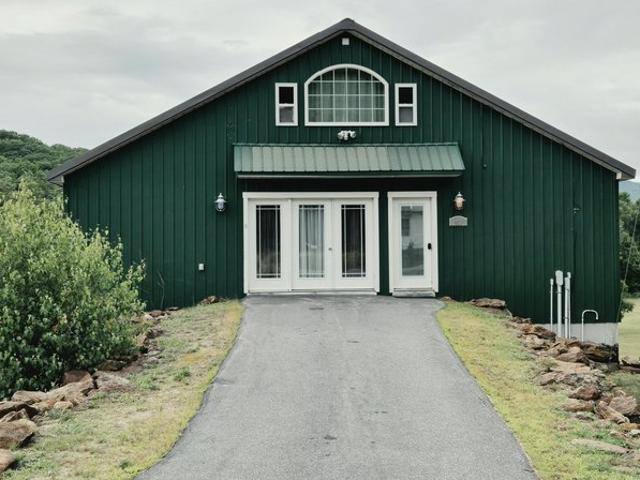 432 Auburn Rd, Peru, ME 04290