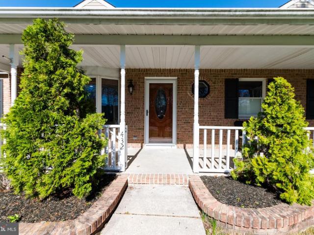 432 Grove Court