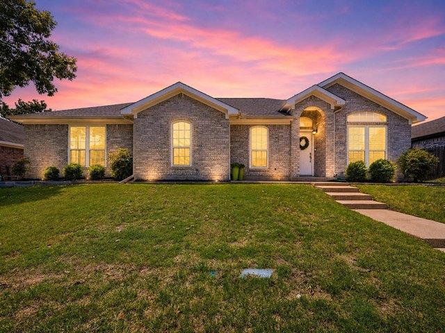 432 Dove Ln, Fort Worth, TX 76108
