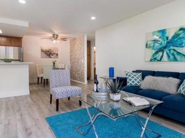 432 Edgehill Ln Unit 15, Oceanside, CA 92054