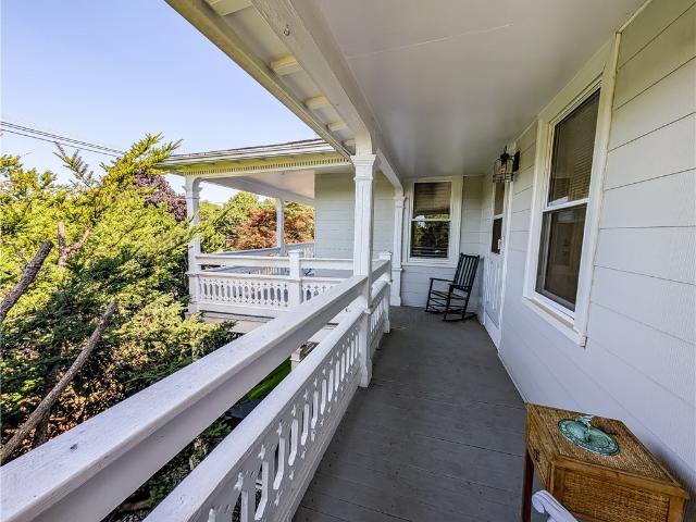 432 Fairview Avenue B
