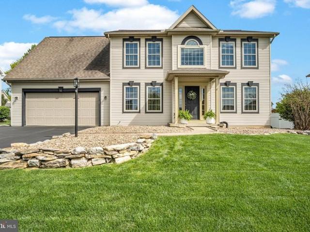 432 Farmhouse Ln, Palmyra, PA 17078