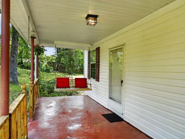 432 Moore Hollow Rd