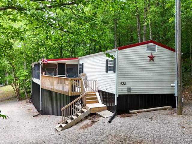 432 N Lake Dr, Burnside, KY 42519