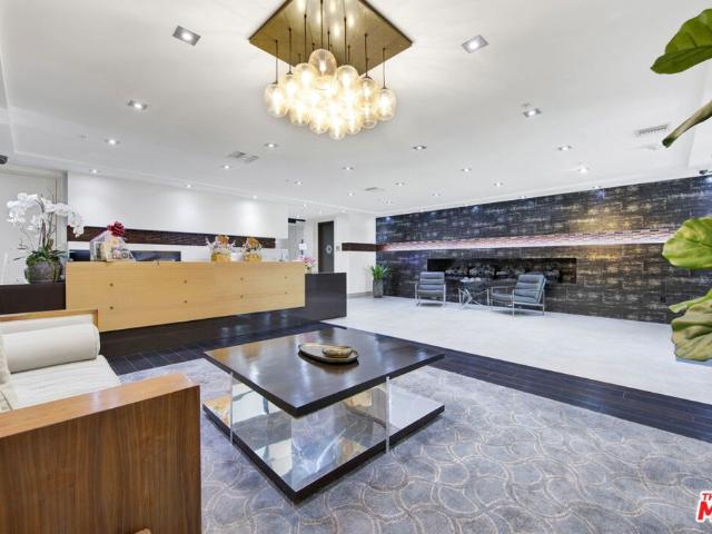 432 N Oakhurst Drive 402