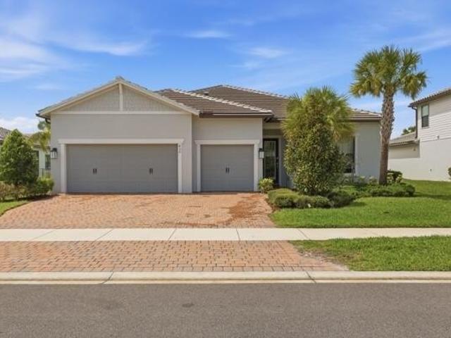 432 SE Filoli Dr, Port Saint Lucie, FL 34984