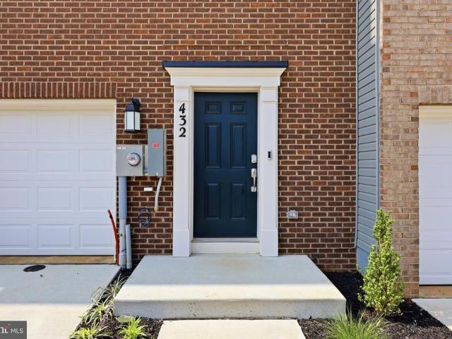 432 Seeback Dr