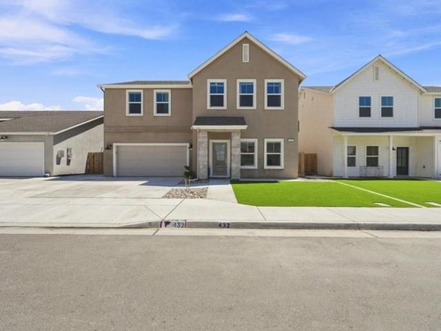 432 University Dr, Lemoore, CA 93245