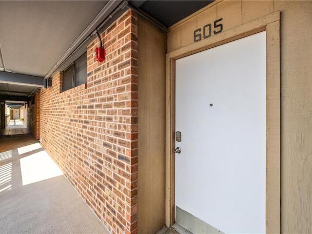 4334 Ocean Drive 605