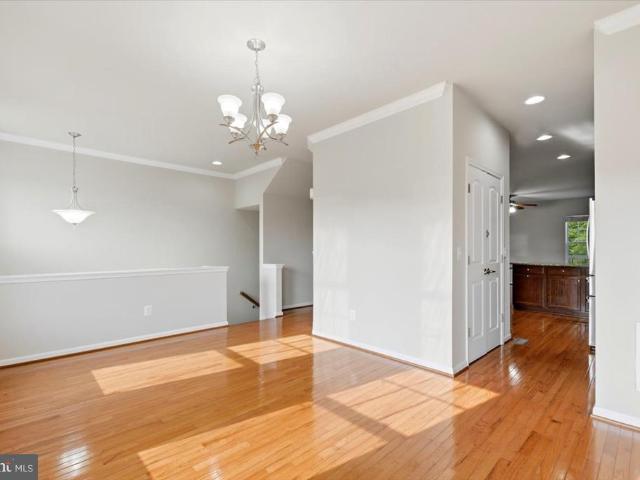 43350 Wayfarer Square