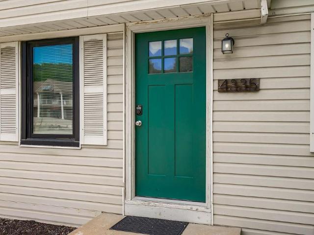 4335 N Oak Trafficway