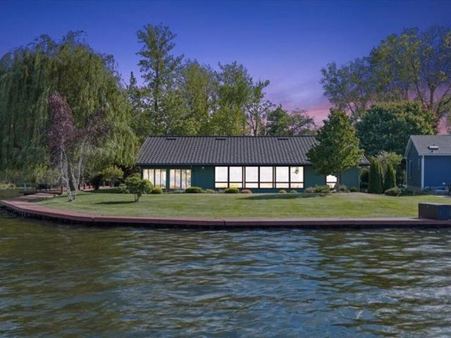 4335 Harmony Dr, Shelbyville, MI 49344