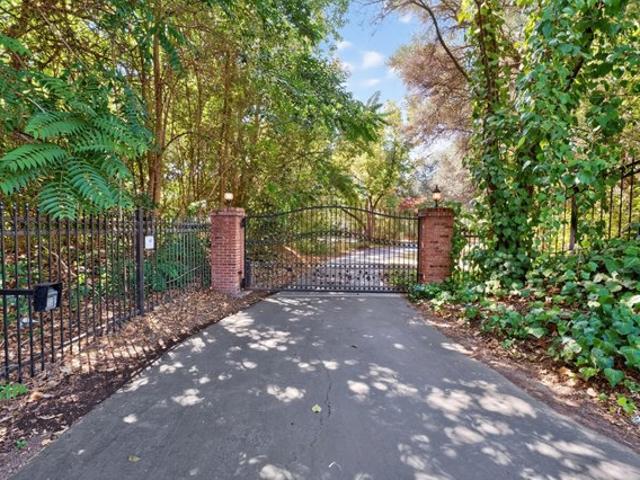 4335 Walnut Ave, Carmichael, CA 95608