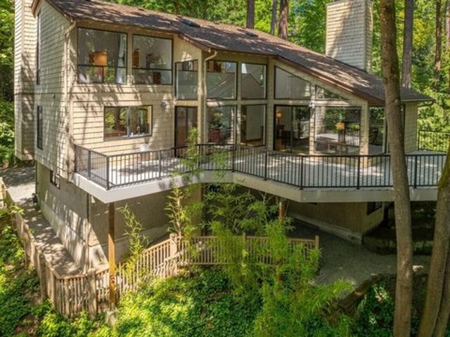4336 E Mercer Way, Mercer Island, WA 98040