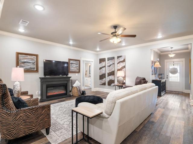 4336 Lynx Lane