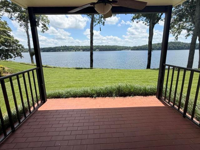 4336 Lakeshore Lane