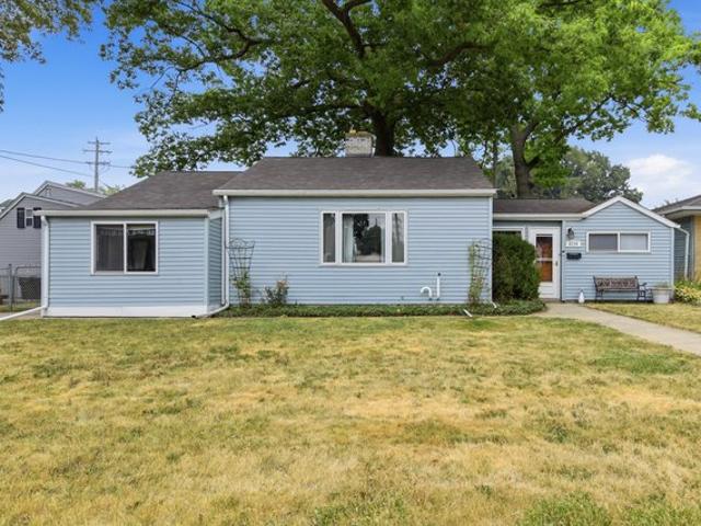 4336 S Pennsylvania Ave, Saint Francis, WI 53235