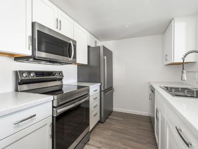 43376 Cook Street 194
