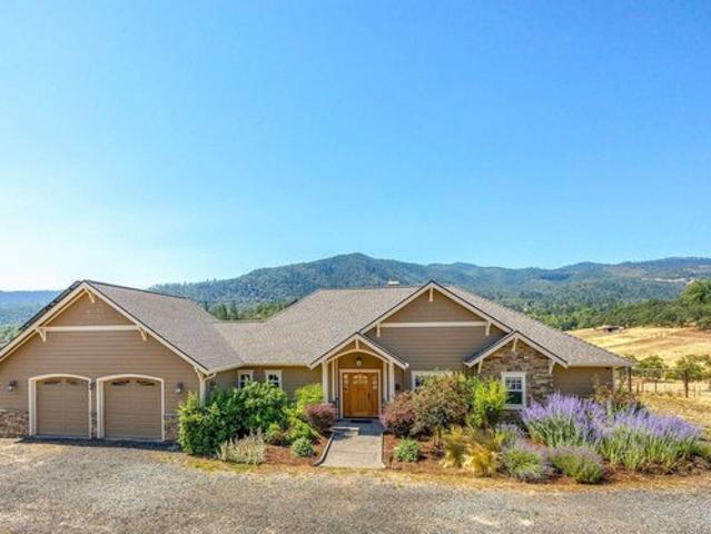 4337 Pioneer Rd, Medford, OR 97501