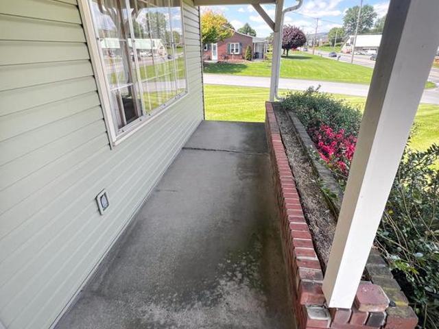 4338 E Main Street