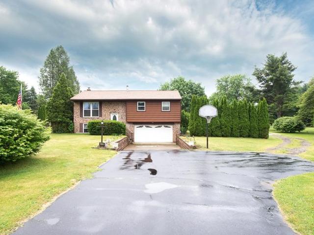 4338 Swarthout Rd, Pinckney, MI 48169