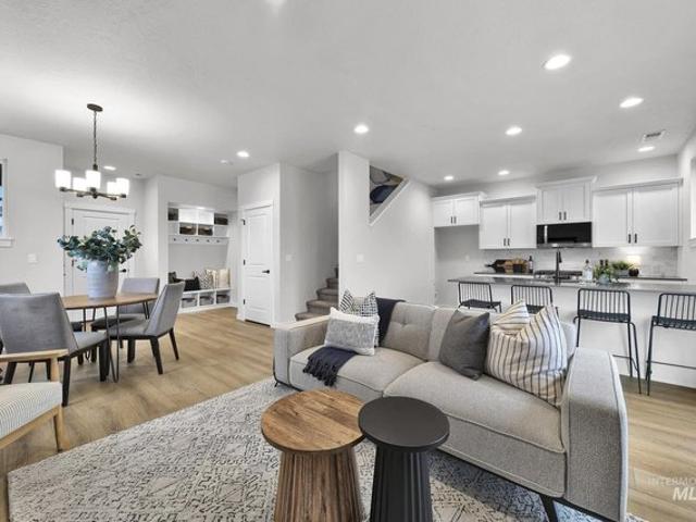 4338 W Topeka St, Meridian, ID 83642