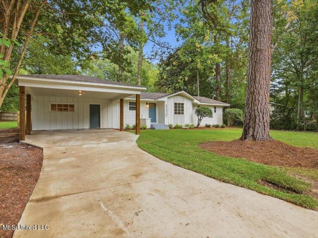 4330 Manhassett Drive