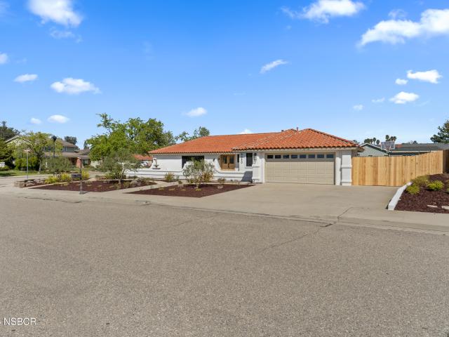 4330 Burlington Dr, Santa Maria, CA 93455 | MLS #26000 | Compass