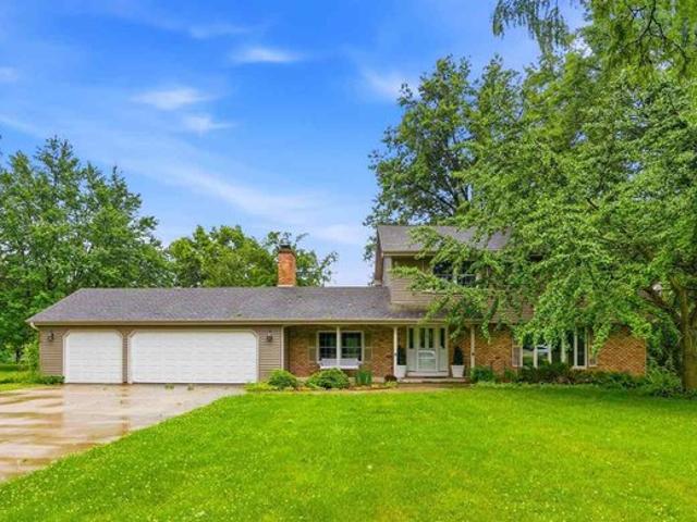 4331 Oakridge Trl NE, Iowa City, IA 52240